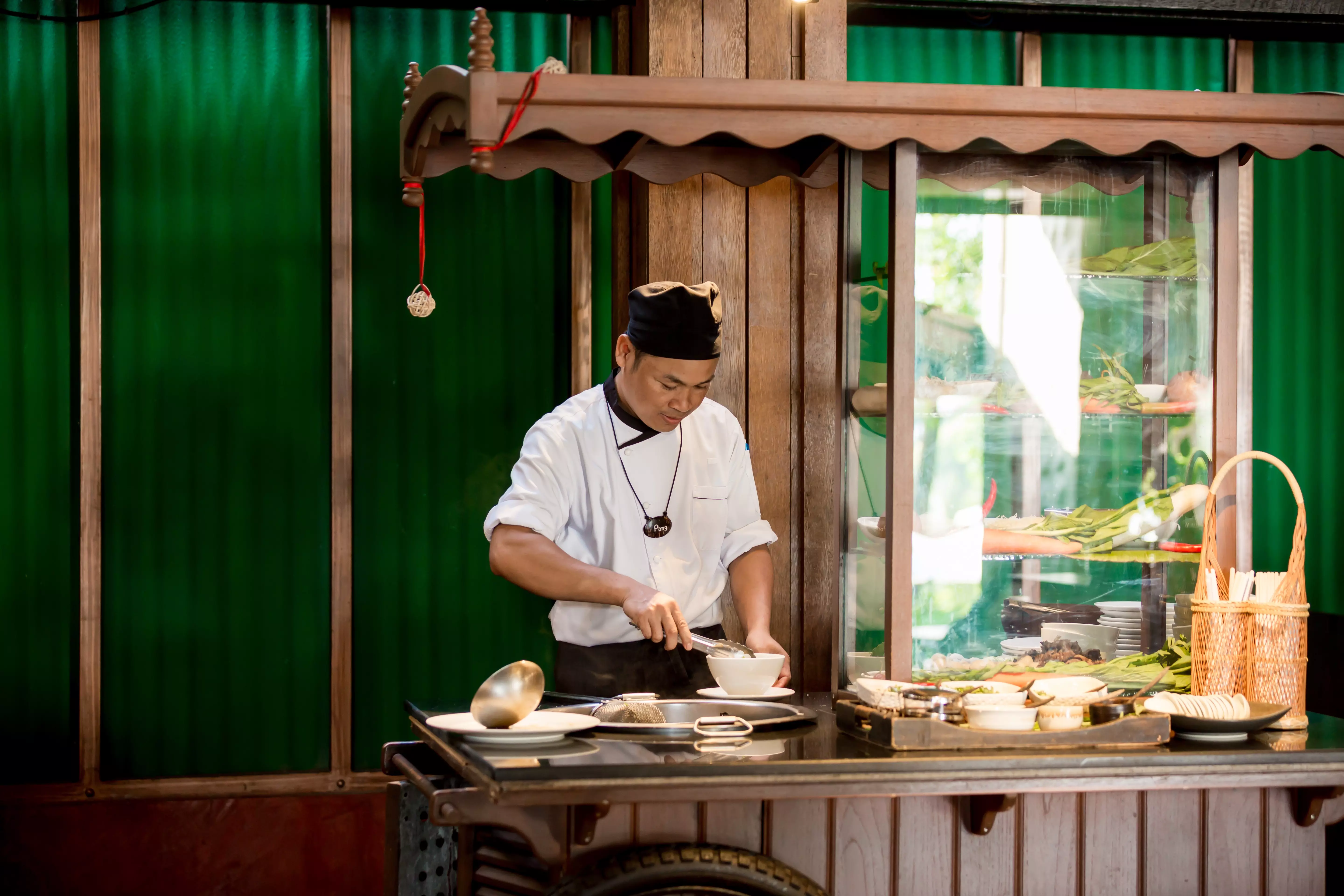 Thai & Seafood Restaurants in Tongsai Bay | Garrya Hotels